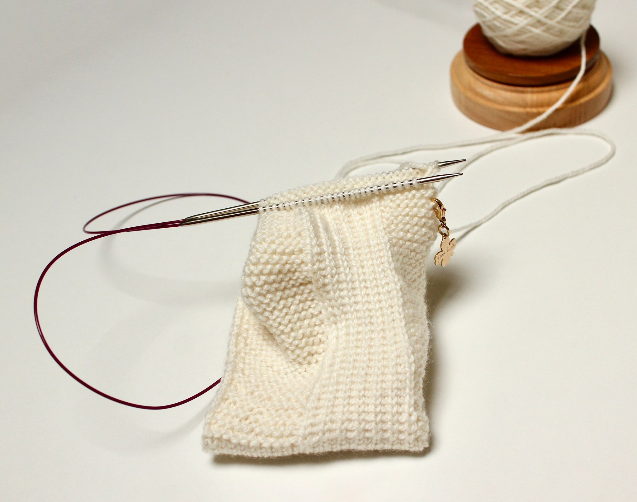 Inlay or Knit-weaving – Assia Brill